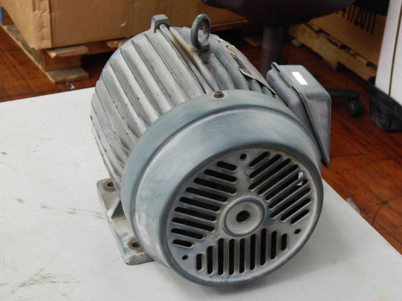 #38 Reliance AC Motor P18F312 5-HP 184T 208-230/460V 1715-RPM TEFC 3-Ph ...