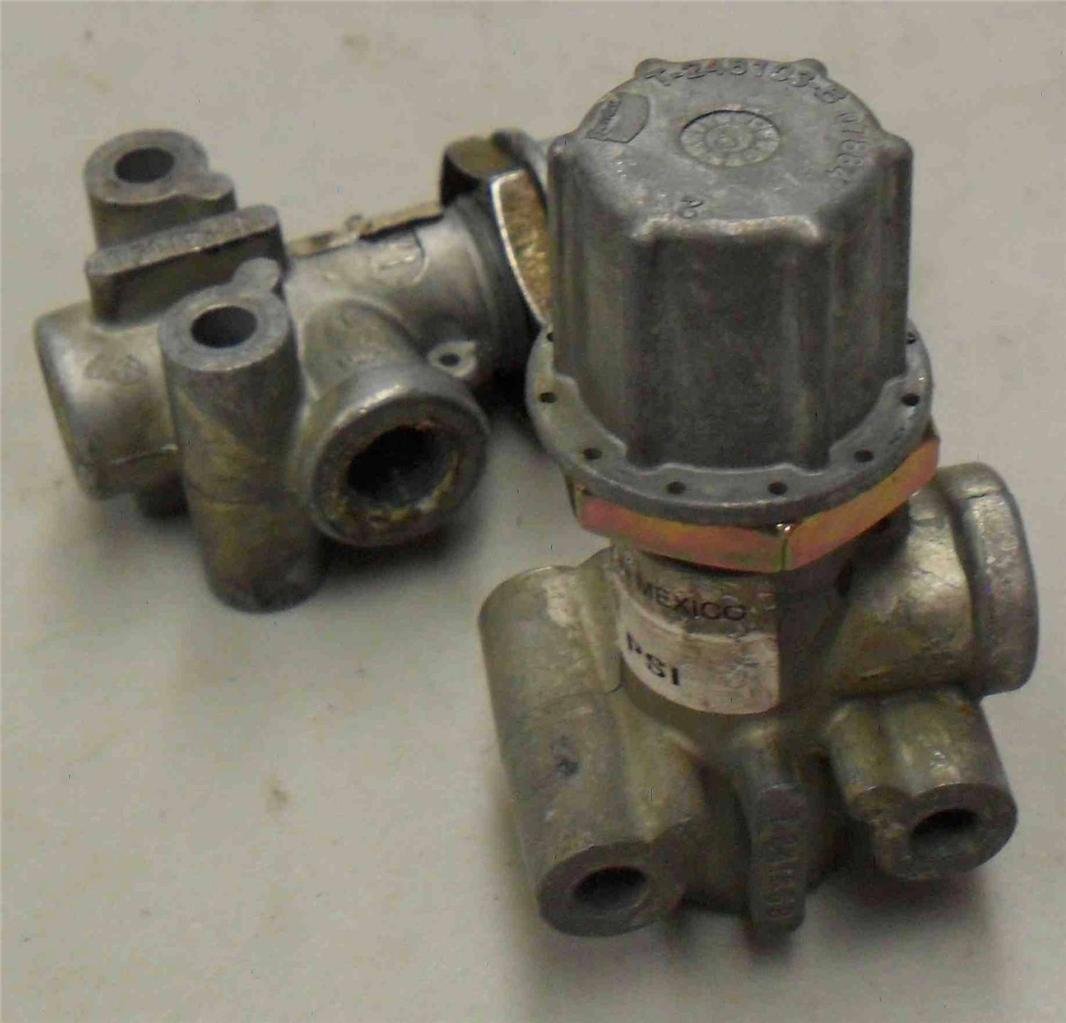 Bendix 277215 30 PSI Pressure Reducing Valve (SOLD SEPARATELY.) – MC ...