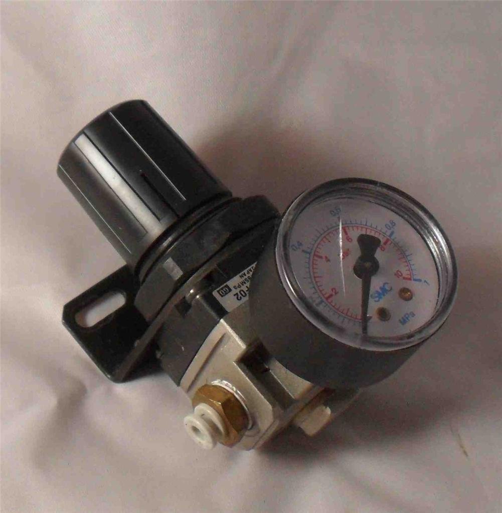 SMC EAR2000-F02 Pneumatic Pressure Regulator w/ Gauge 0-1 MPa – MC ...